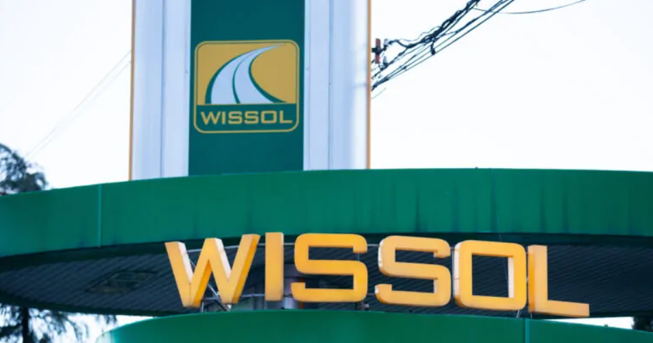 ვისოლის ბენზინგასამართი სადგური რკინიგზის სადგურთან ბათუმში ...