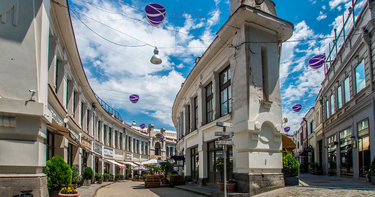 გაისეირნეთ ძველი თბილისის ტერიტორიაზე ყველაზე პოპულარულ და ლამაზ ...